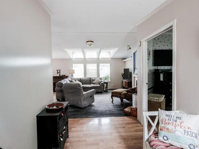 9386 Henderson Road