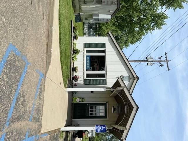 9387 US Highway 31 Old Us Highway 31, Berrien Springs, MI 49120