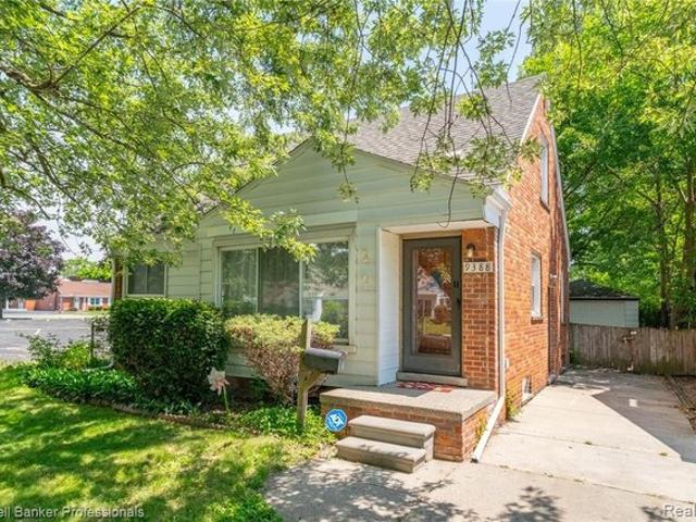9388 Salem, Redford, MI 48239