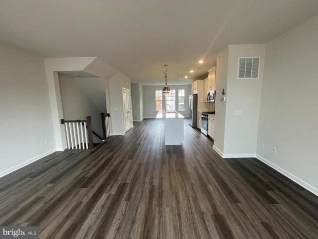 9389 Barnes Loop