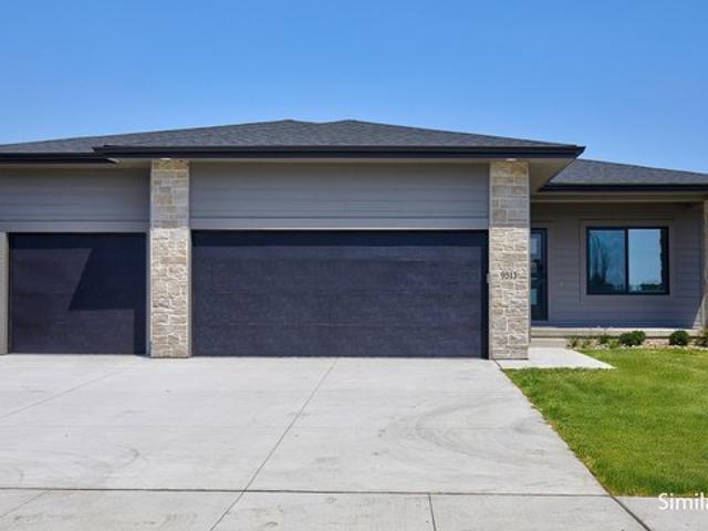 9389 Emilia Ln, West Des Moines, IA 50266
