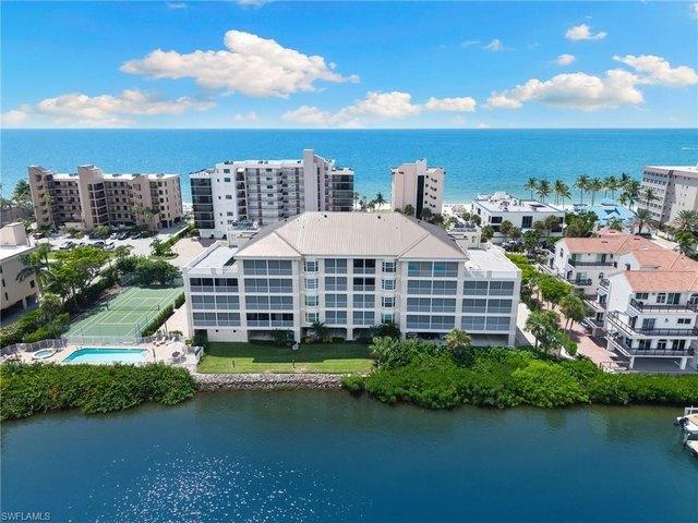 9380 Gulf Shore Dr Apt 402, Naples, FL 34108
