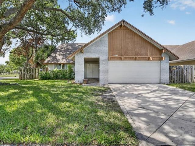9381 NW 35th Pl, Sunrise, FL 33351