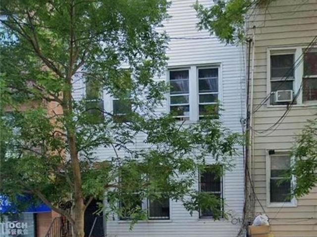 938 40th St, Brooklyn, NY 11219