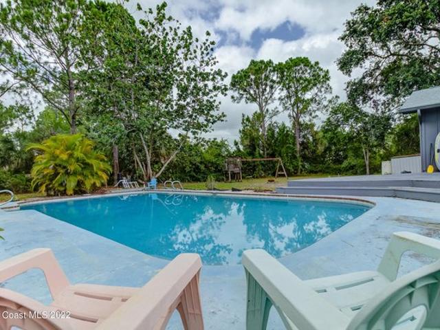 938 Dorchester Rd NW, Palm Bay, FL 32907