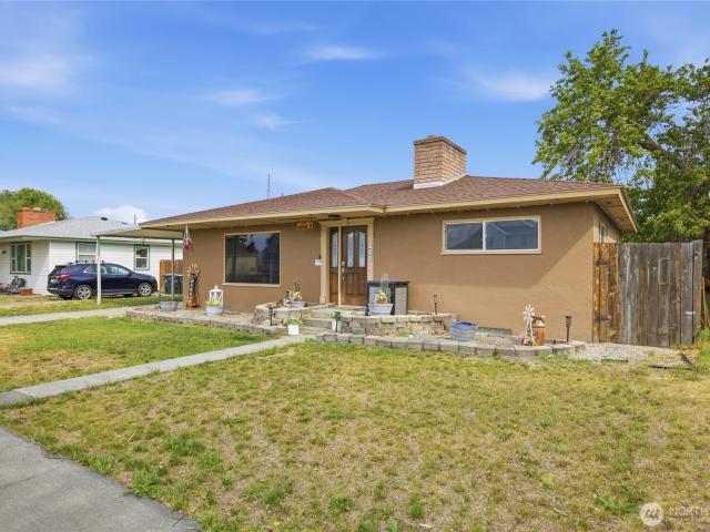 938 E Hill Avenue