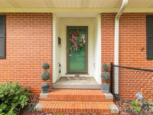 938 Forest Drive