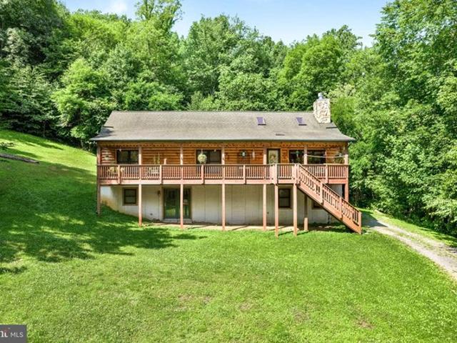 938 Fetchett Rd, Bentonville, VA 22610