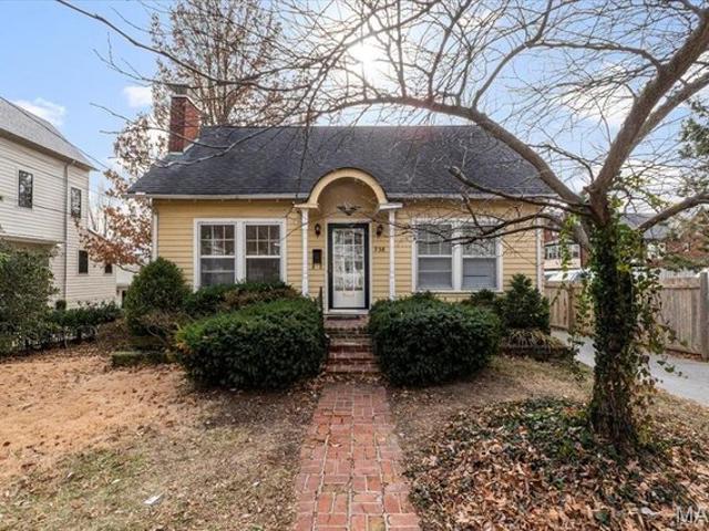 938 Hawbrook Rd, Glendale, MO 63122