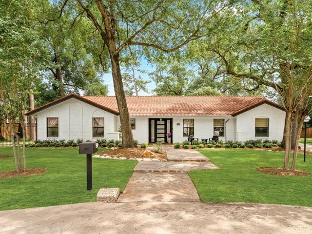 938 Magdalene Dr, Hedwig Village, TX 77024