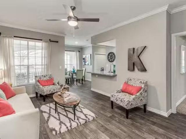 938 N Kingwood Dr #325, Kingwood, TX 77339