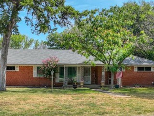 938 Nature Dr, Duncanville, TX 75116