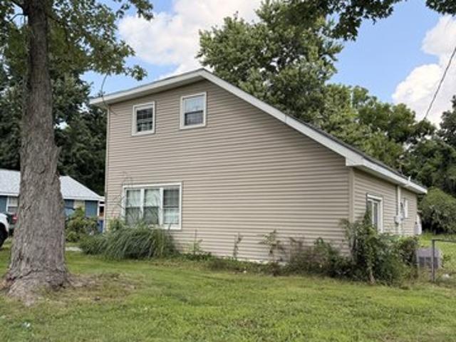938 S Dupont Pl, West Terre Haute, IN 47885