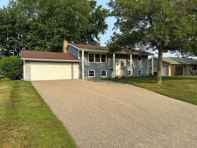 938 Pierce St S, Shakopee, MN 55379