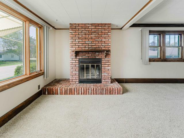 938 W 12TH Avenue
