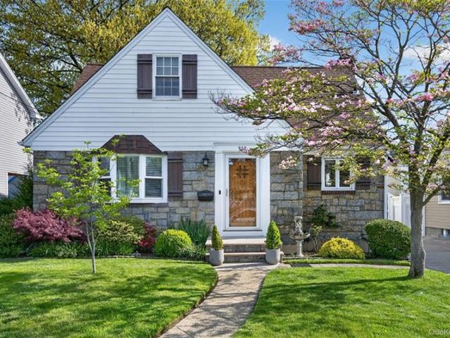 938 Van Buren Ave, Franklin Square, NY 11010