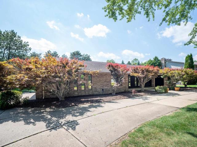 9394 Oakmont Drive