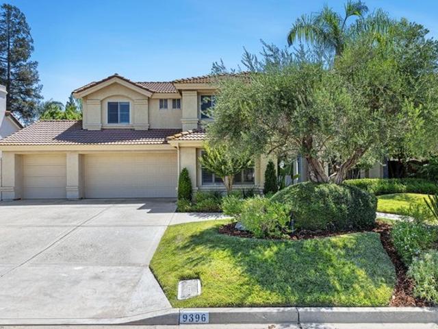 9396 N St Martin Dr, Fresno, CA 93720