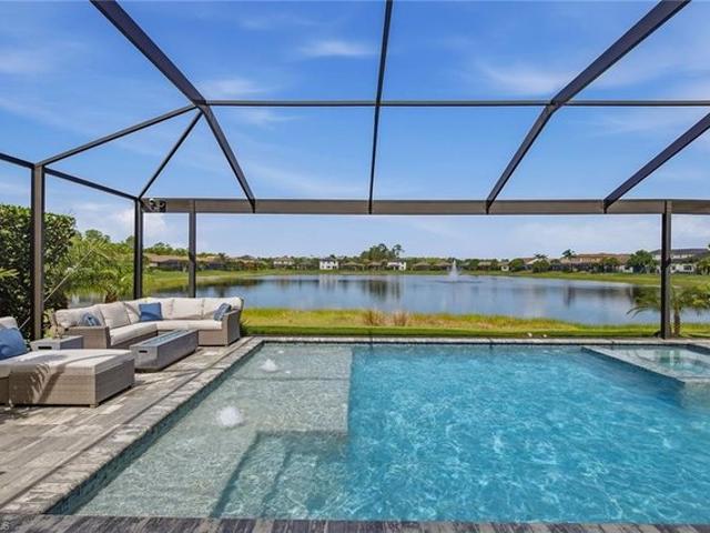 9396 Glenforest Dr, Naples, FL 34120