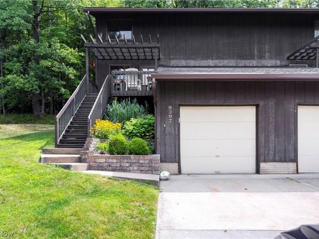 9397 Bassett Ln, North Royalton, OH 44133