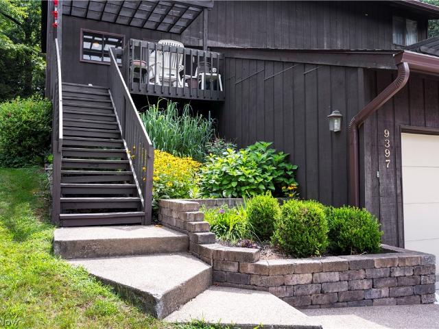 9397 Bassett Lane
