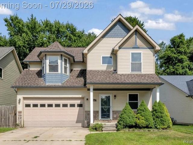 9399 Oakdale St, Clay Township, MI 48001