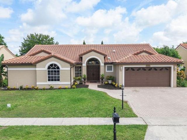 9399 Lake Serena Dr, Boca Raton, FL 33496