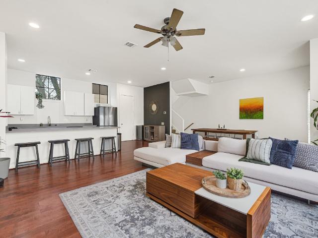 939 Colorado St, Unit 8, Houston, TX 77007 | MLS #96633 | Compass