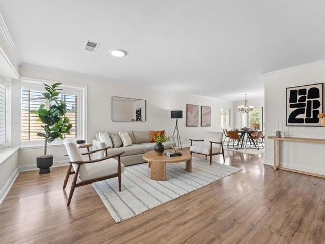 939 Chablis Ln, Vista, CA 92083