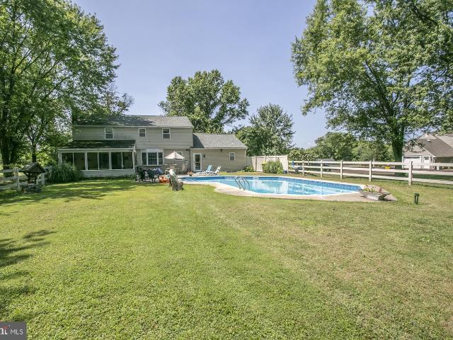 939 Alycia Ln, Telford, PA 18969 | MLS #PAMC2170 | Compass