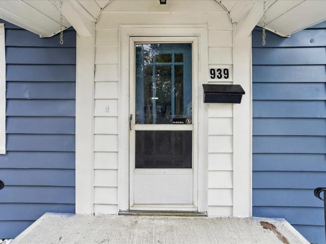 939 Backus Street