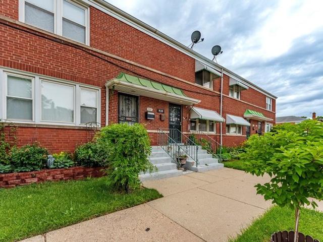 939 Bellwood Ave, Bellwood, IL 60104