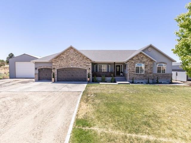 939 Bluejay Dr, Spring Creek, NV 89815