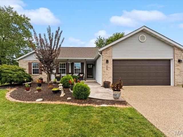 939 Dunberry Dr, O'Fallon, IL 62269