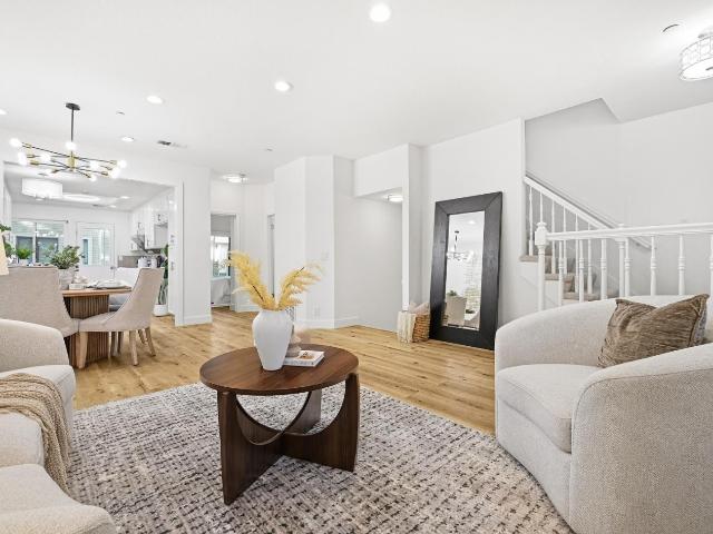 939 La Mesa Terrace C