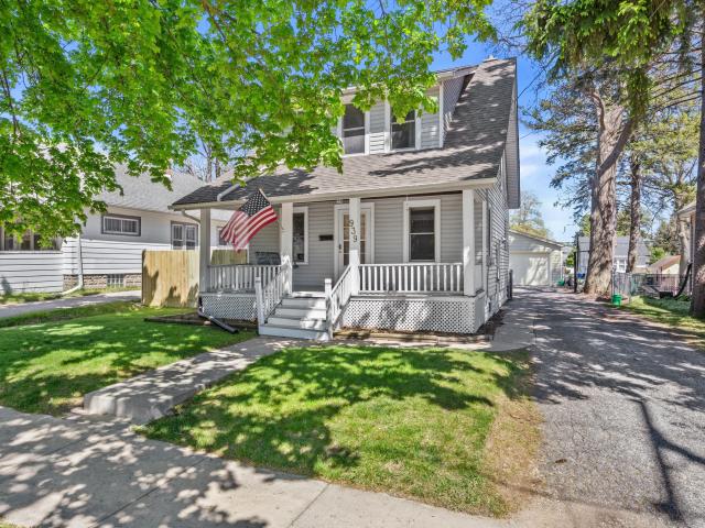 939 N Greenfield Ave