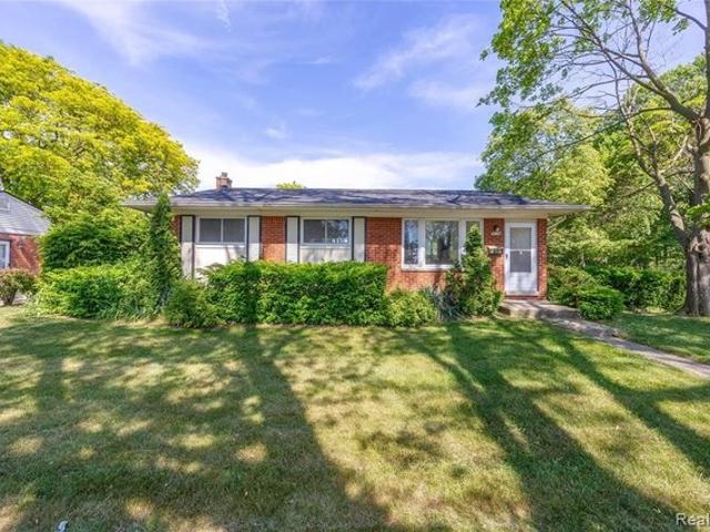939 S Wildwood St, Westland, MI 48186