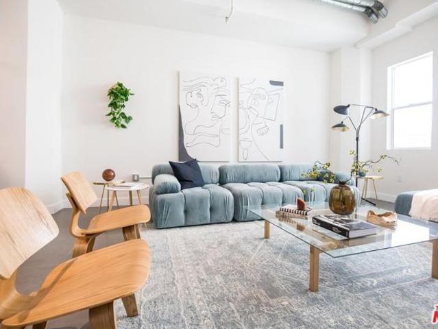939 S Broadway #306, Los Angeles, CA 90015