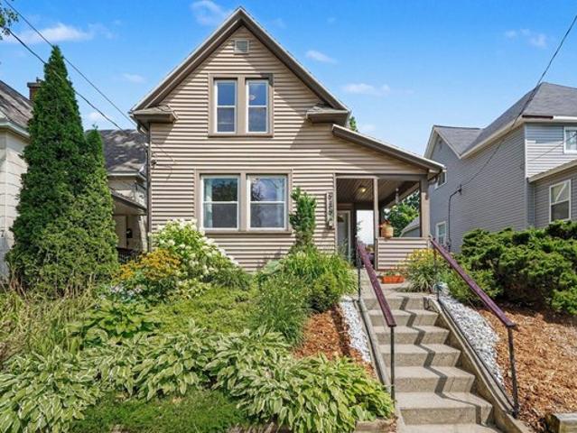 939 Sigsbee St SE, Grand Rapids, MI 49506