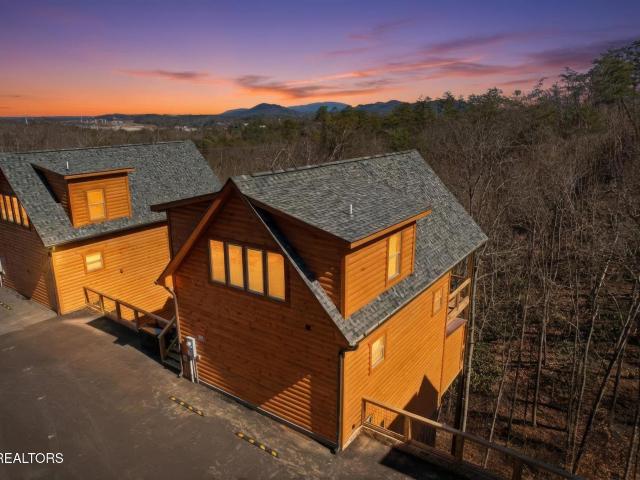 939 Pine Valley Way, Sevierville, TN 37862 | MLS #1330