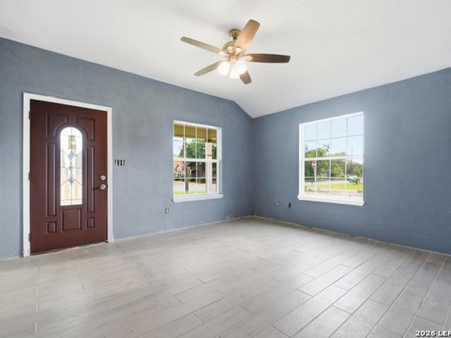 939 W Harding Blvd
