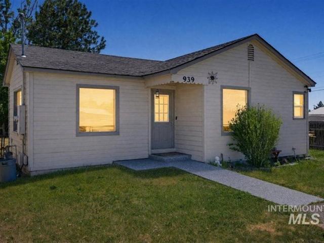 939 W Owyhee St, Kuna, ID 83634