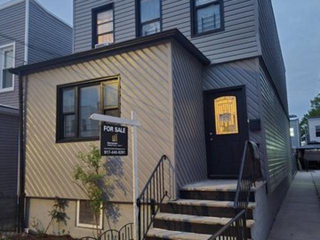 97 22 92 St, Queens, NY 11416