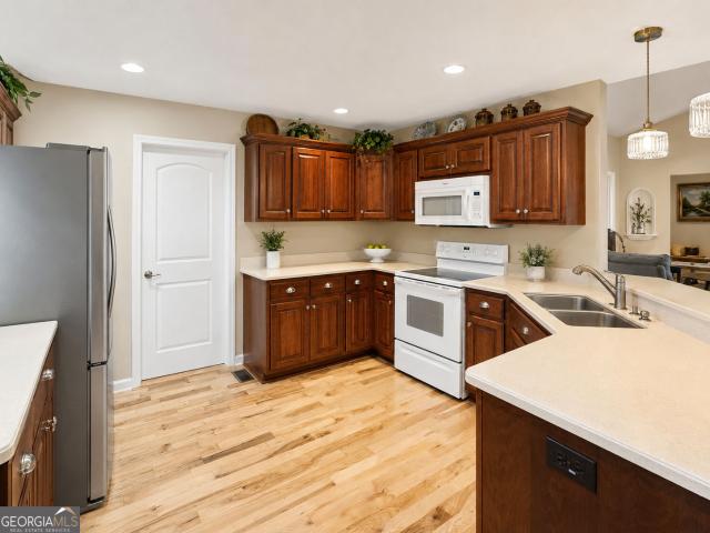 97 Tradewinds Road