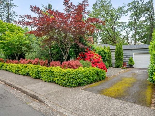 97 W 36th Ave, Eugene, OR 97405