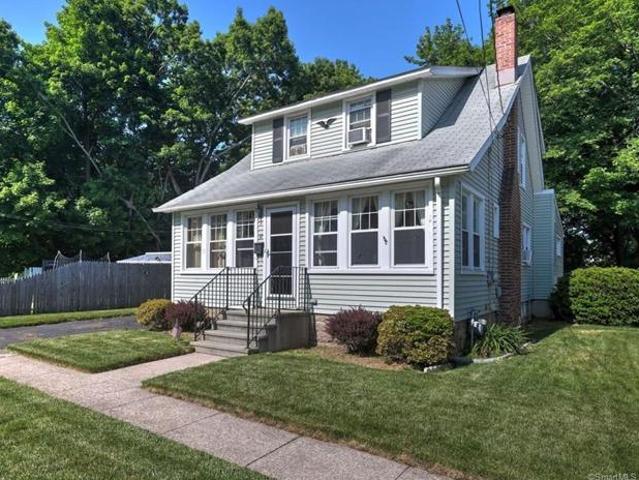 97 Waverly Ave, Milford, CT 06461
