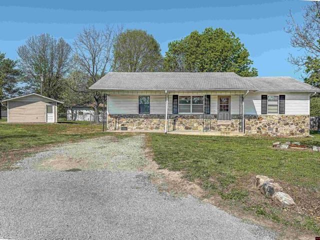 97 Whitaker Ln, Gassville, AR 72635