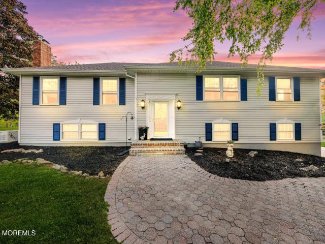 97 Beacon Hill Road