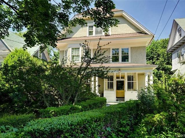 97 Belvedere Dr, Yonkers, NY 10705