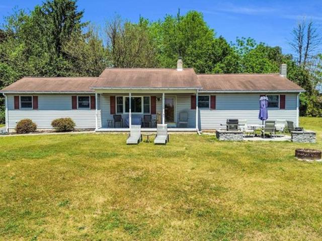 97 Bertolet Mill Rd, Oley, PA 19547
